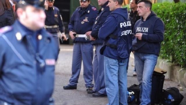 Евро операция разби канал за трафик на коли към България с българско ...
