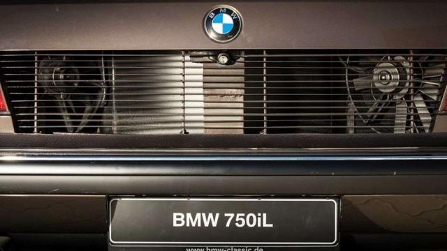 Откриха уникален BMW 7 Серия с двигател V16 СНИМКИ - Ретро